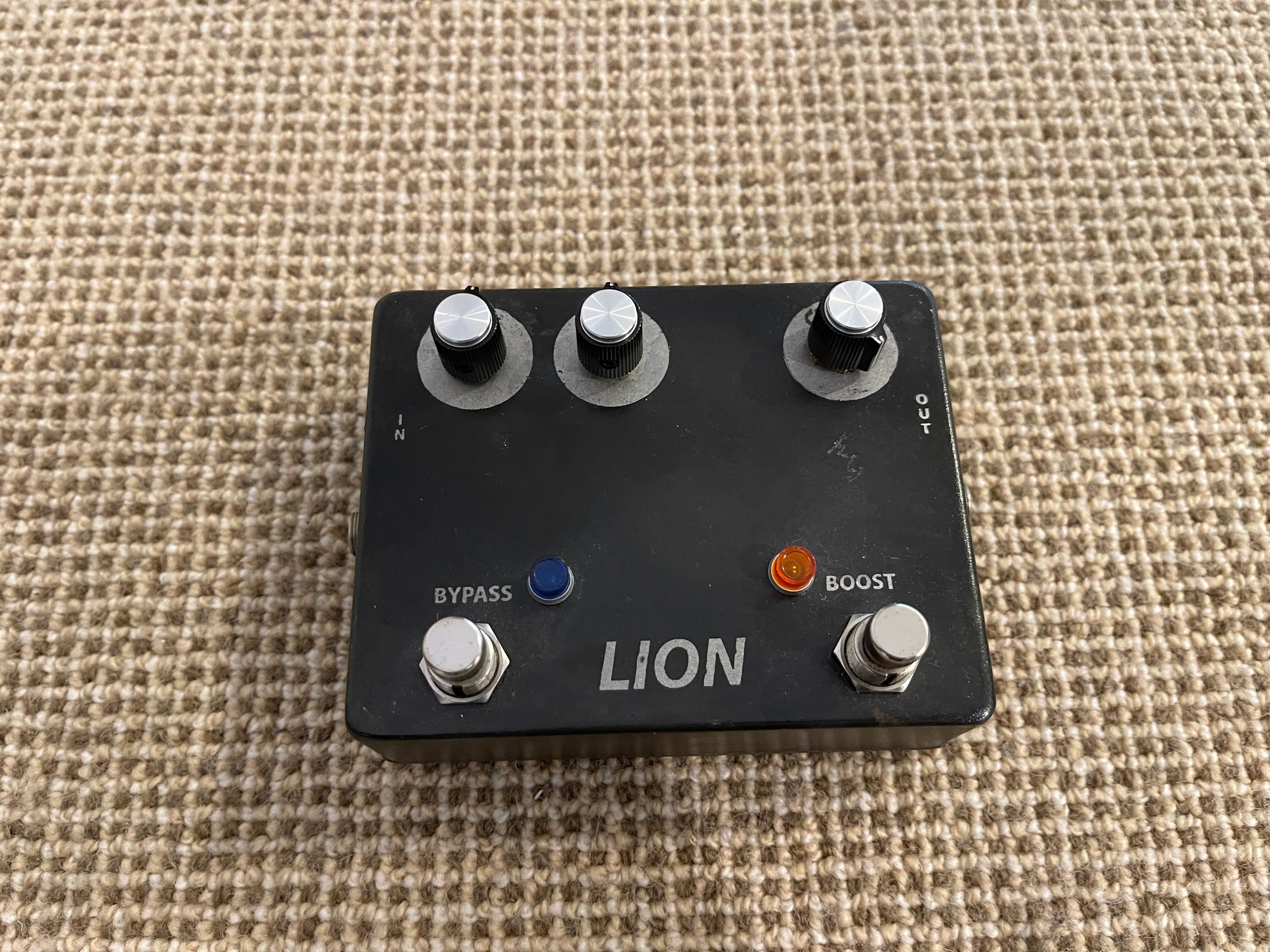 Schumann Electronics Lion Distortion/Clean Boost – Byrd Finds